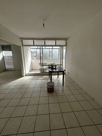 Appartement à louer - Les Abymes - 4 pièces - 2 chambres