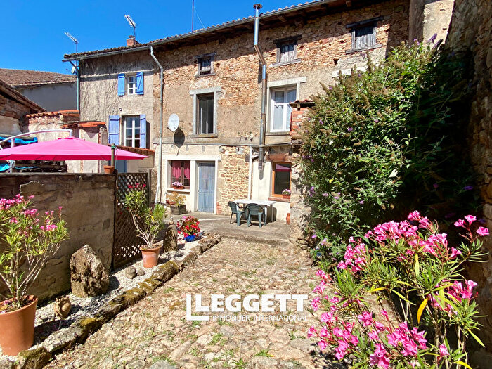 Maison à vendre - Les Salles-Lavauguyon - 8 pièces - 5 chambres