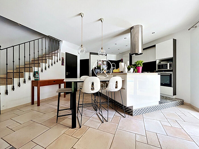 Saint-Cyr-au-Mont-d'Or : Maison 8 pièces à vendre