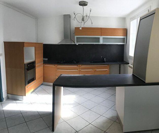 Appartement 3 pièces à Championnet-Caserne de Bonne, Grenoble, à louer