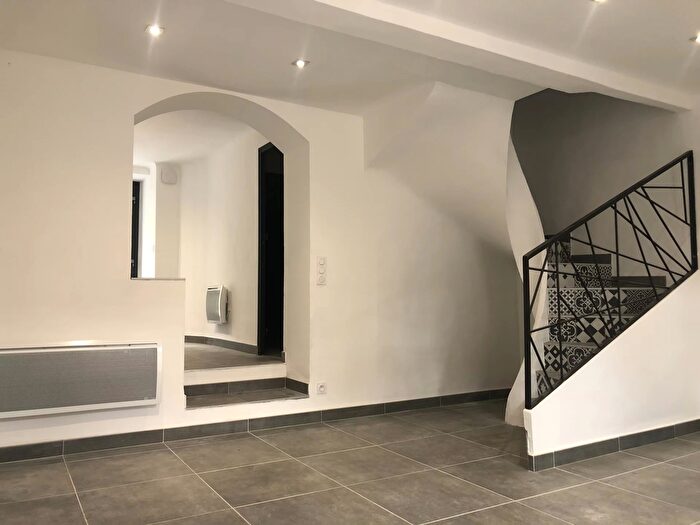 Appartement à louer - Jouques - 3 pièces - 2 chambres