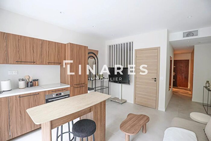 Appartement à louer - Marseille e , Perier - 1 pièce - 1 chambre