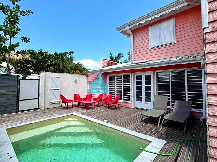 Maison 4 pièces à Les Trois-Îlets, à louer