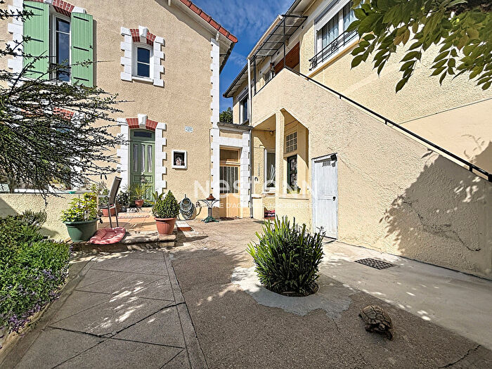 Issy-les-Moulineaux, Les Epinettes, Le Fort, Les Hauts dIssy : Maison 4 pièces à vendre