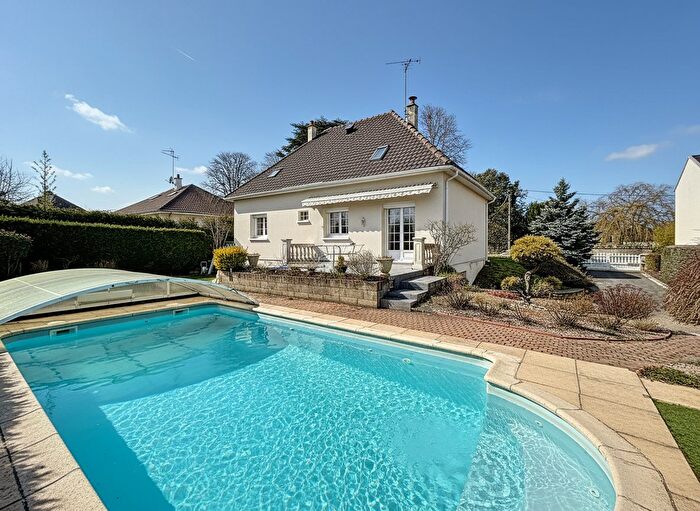 Maison à vendre - Villebarou - 6 pièces - 4 chambres