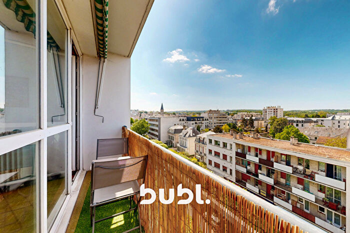 Appartement 5 pièces à Rueil-Malmaison, Coeur de Ville, à vendre