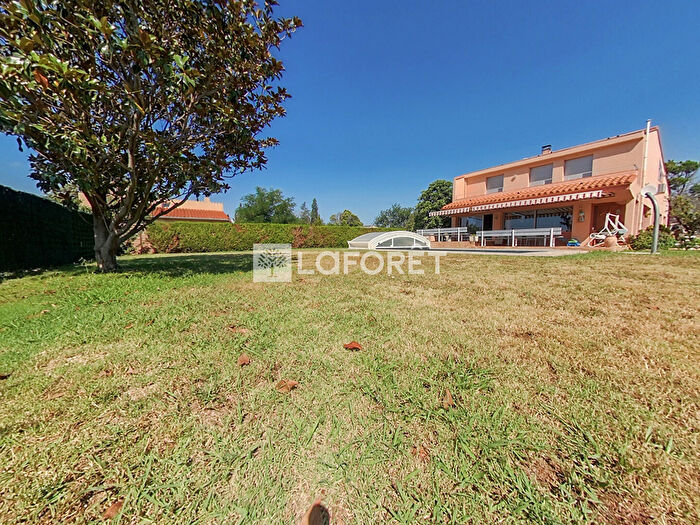 Maison à vendre - Saint-Féliu-dAvall - 6 pièces - 4 chambres