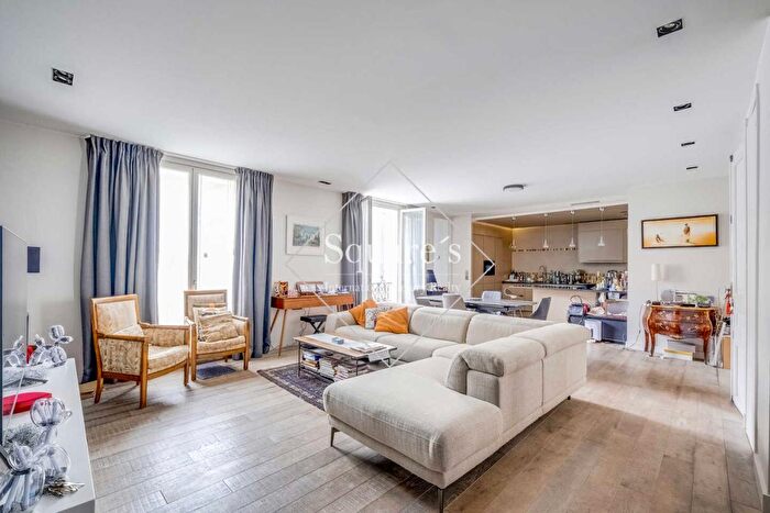 Appartement à vendre - Paris e  - 7 pièces - 5 chambres