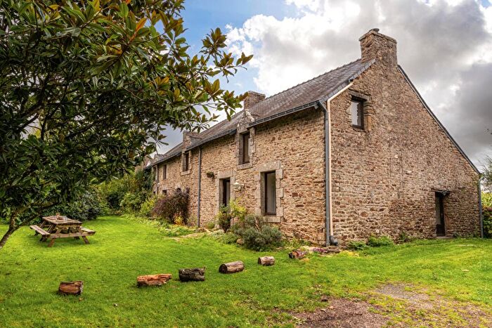 Maison à vendre - Pluvigner - 12 pièces - 10 chambres