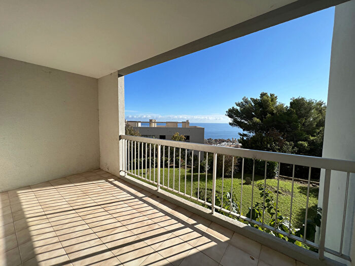 Appartement à louer - Bastia, Centre-ville, Cardo - 4 pièces - 3 chambres