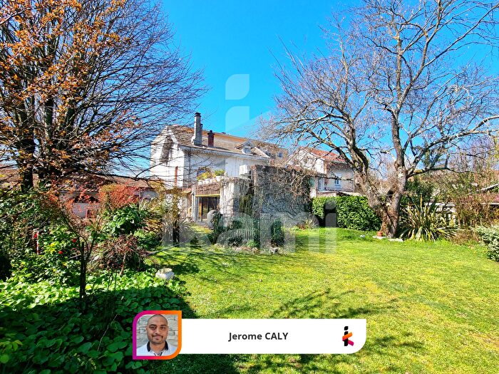 Maison à vendre - Saint-Marcellin - 12 pièces - 6 chambres