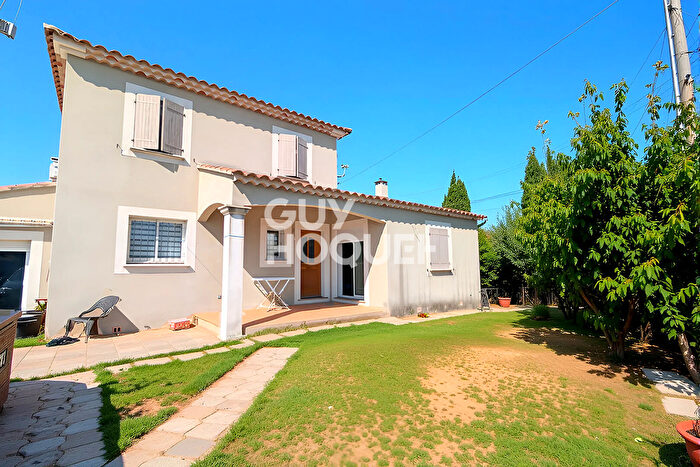 Beaucaire, Route de Bellegarde, Plâteau Saint-Roman : Maison 4 pièces à vendre