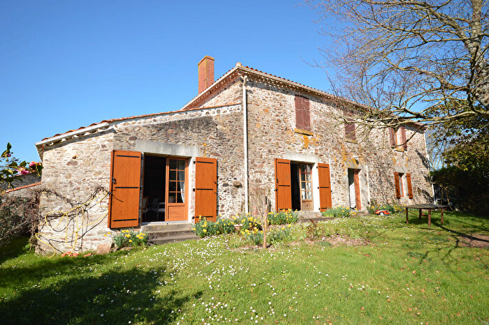 Maison à vendre - Les Essarts - 6 pièces - 3 chambres