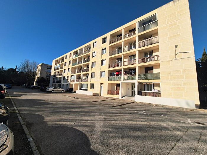 Appartement à vendre - Salon-de-Provence, Lurian, Guinemer, Basses Viougues - 3 pièces - 2 chambres