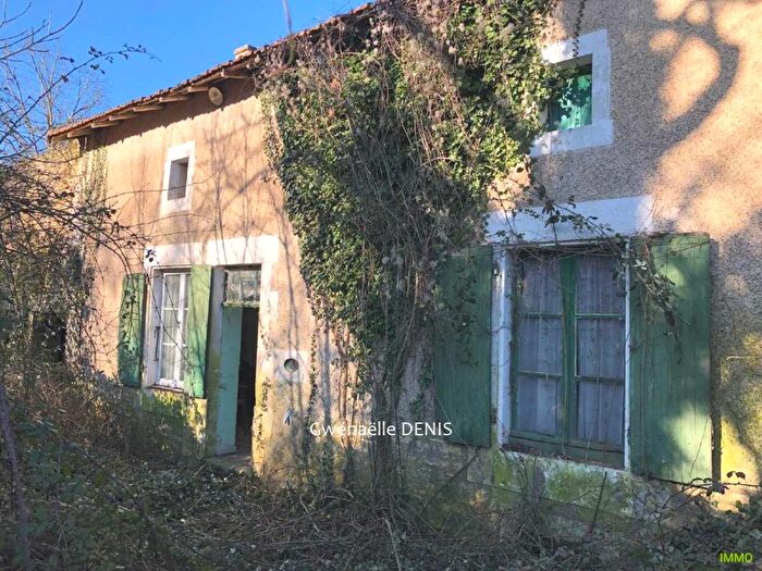 Limalonges - Maison 2 pièces à vendre