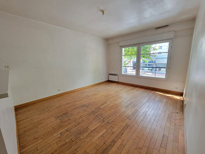 Appartement à vendre - Montrouge, Porte de Châtillon - 3 pièces - 2 chambres