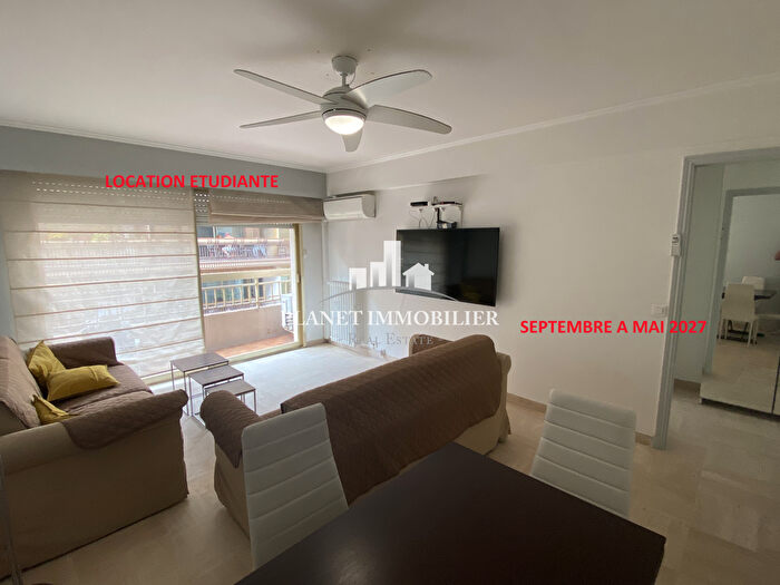 Appartement à louer - Antibes, Juan-les-Pins, Le Cap - 2 pièces - 1 chambre