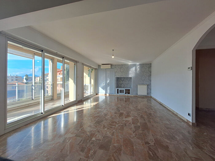 Appartement à vendre - Hyères - 4 pièces - 3 chambres