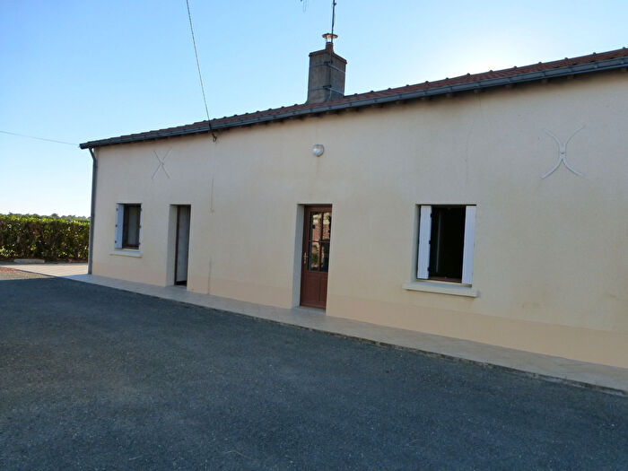 Maison 5 pièces à Faveraye-Mâchelles, à louer