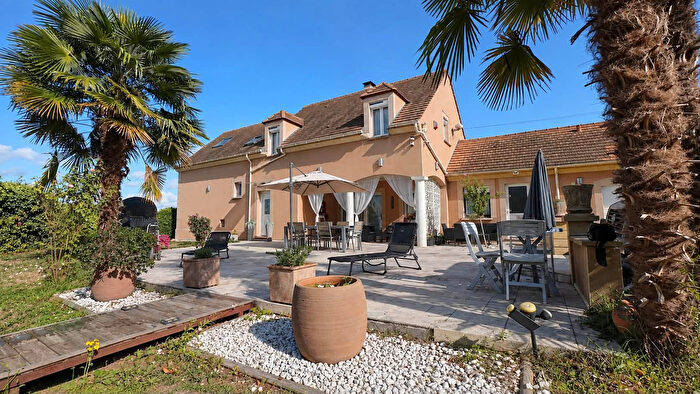 Maison 8 pièces à vendre à Mézières-sur-Seine