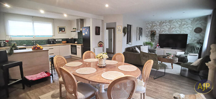 Maison à vendre - Biganos - 4 pièces - 3 chambres