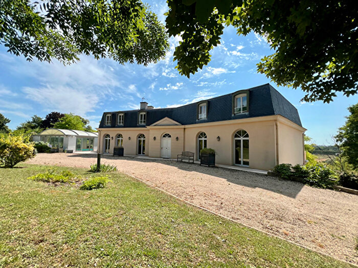 Meaux, Centre-ville, Cathédrale : Maison 11 pièces à vendre