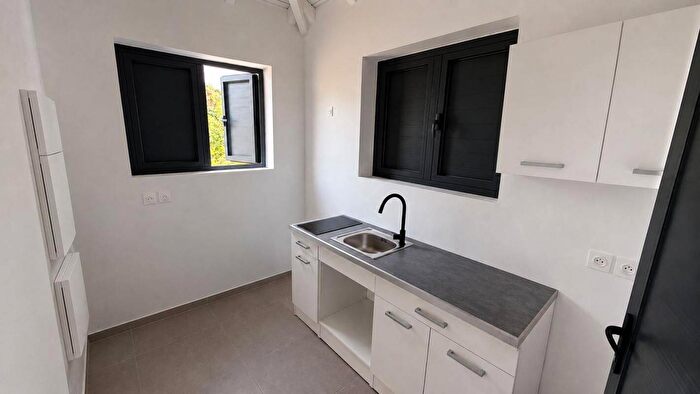 Maison 3 pièces à Le Gosier, à louer
