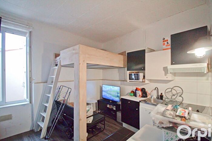 Maisons à vendre et appartements à louer - 1