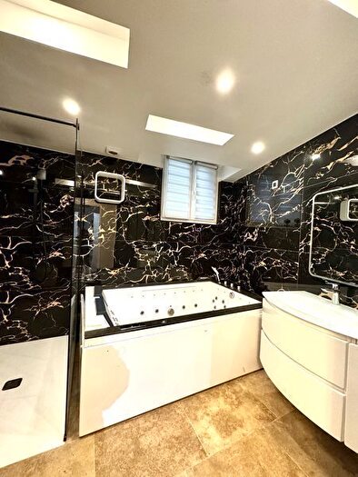 Appartement à louer - Marseille e , Pont de Vivaux - 3 pièces - 1 chambre