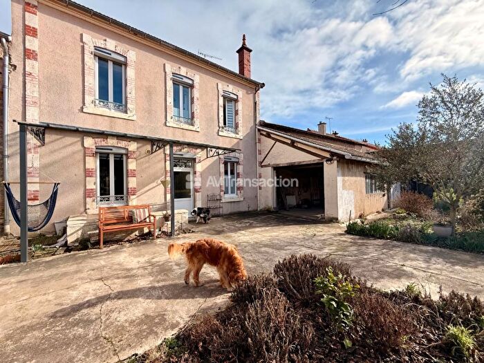 Maison à vendre - Gannat - 7 pièces - 4 chambres
