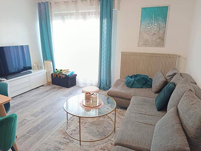 Appartement à louer - Claveliere-Malletiere, Oullins-Pierre-Bénite - 4 pièces - 3 chambres