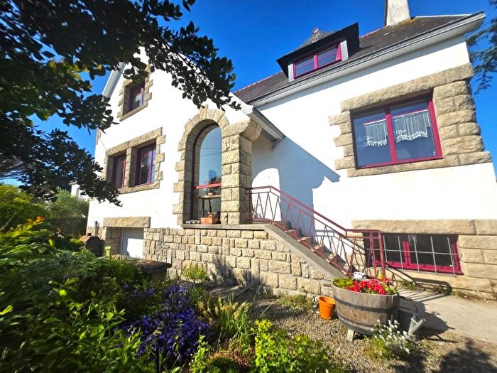 Maison à vendre - Plonéour-Lanvern - 8 pièces - 4 chambres