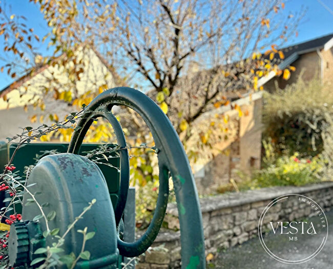 Maison à vendre - Dole - 8 pièces - 5 chambres