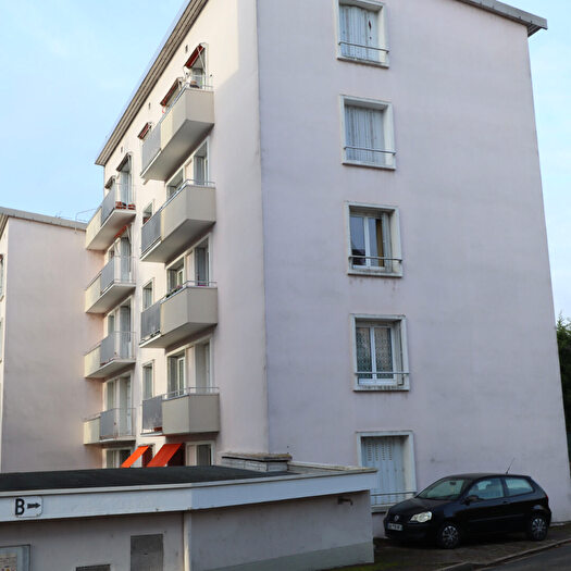 Appartement à vendre - Nevers, Centre-ville - 4 pièces - 2 chambres