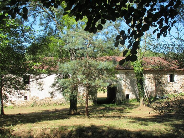 Maison 2 pièces à vendre - Saint-Crépin-de-Richemont