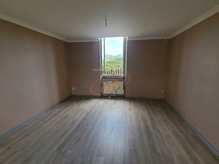 Appartement 3 pièces à Calmels-et-le-Viala, à louer