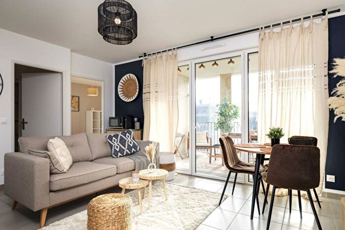 Appartement à louer - Bordeaux - 4 pièces - 3 chambres