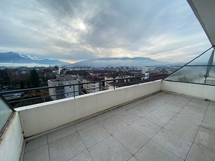 Appartement à louer - Annecy, Romains - 2 pièces - 1 chambre