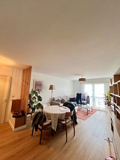 Centre Ancien, Vanves : Appartement 4 pièces à louer