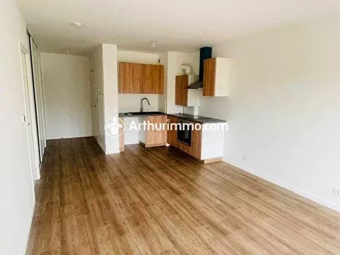 Appartement à louer - Saint-Pierre-du-Perray - 3 pièces - 2 chambres