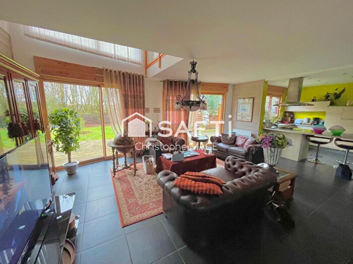 Maison à vendre - Saint-Berthevin - 6 pièces - 4 chambres