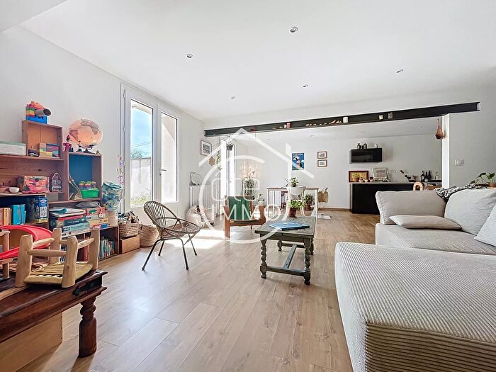 Saint-Magne-de-Castillon : Maison 4 pièces à vendre