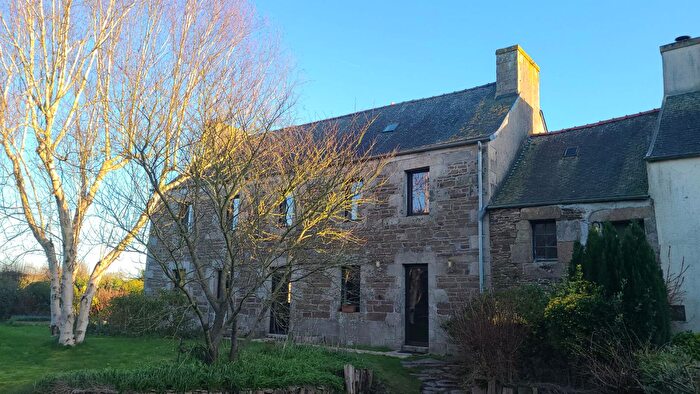 Maison à vendre - Plougonven - 5 pièces - 4 chambres