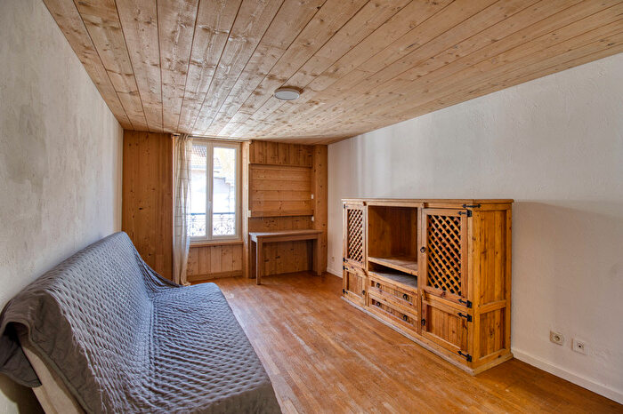 Appartement à vendre - Voiron, Centre-ville, Gare - 3 pièces - 2 chambres