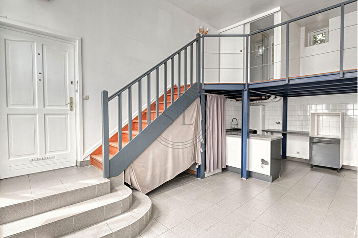 Appartement à vendre - Le Chesnay, Saint-Antoine de Padoue - 1 pièce