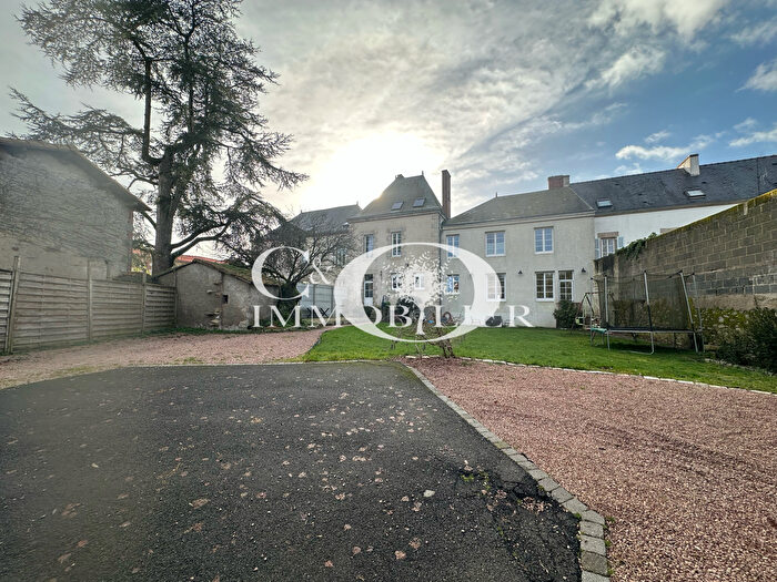 Maison à vendre - Les Lucs-sur-Boulogne - 10 pièces - 6 chambres