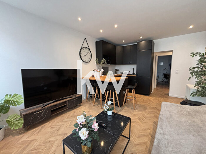 Appartement à vendre - Saint-Étienne, Crêt de Roc - 3 pièces - 2 chambres