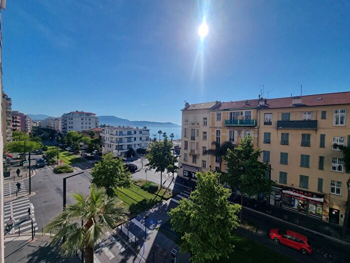 Nice, Californie, Carras : Appartement 2 pièces à vendre