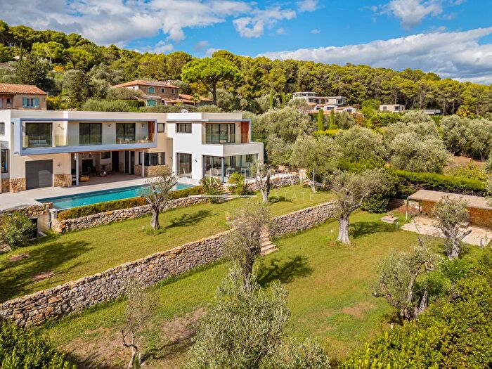 Maison à vendre - Mougins, Font Neuve, Saint-Basile, Fontmerle, Nartassière - 7 pièces - 6 chambres