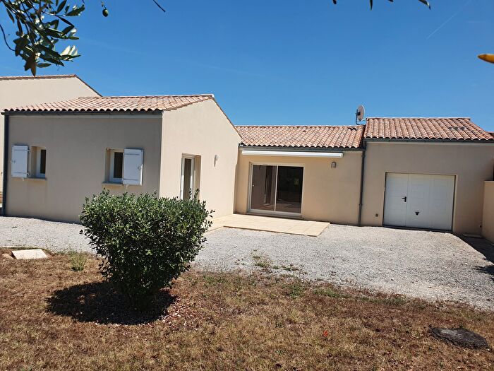 Maison 4 pièces à Gémozac, à vendre